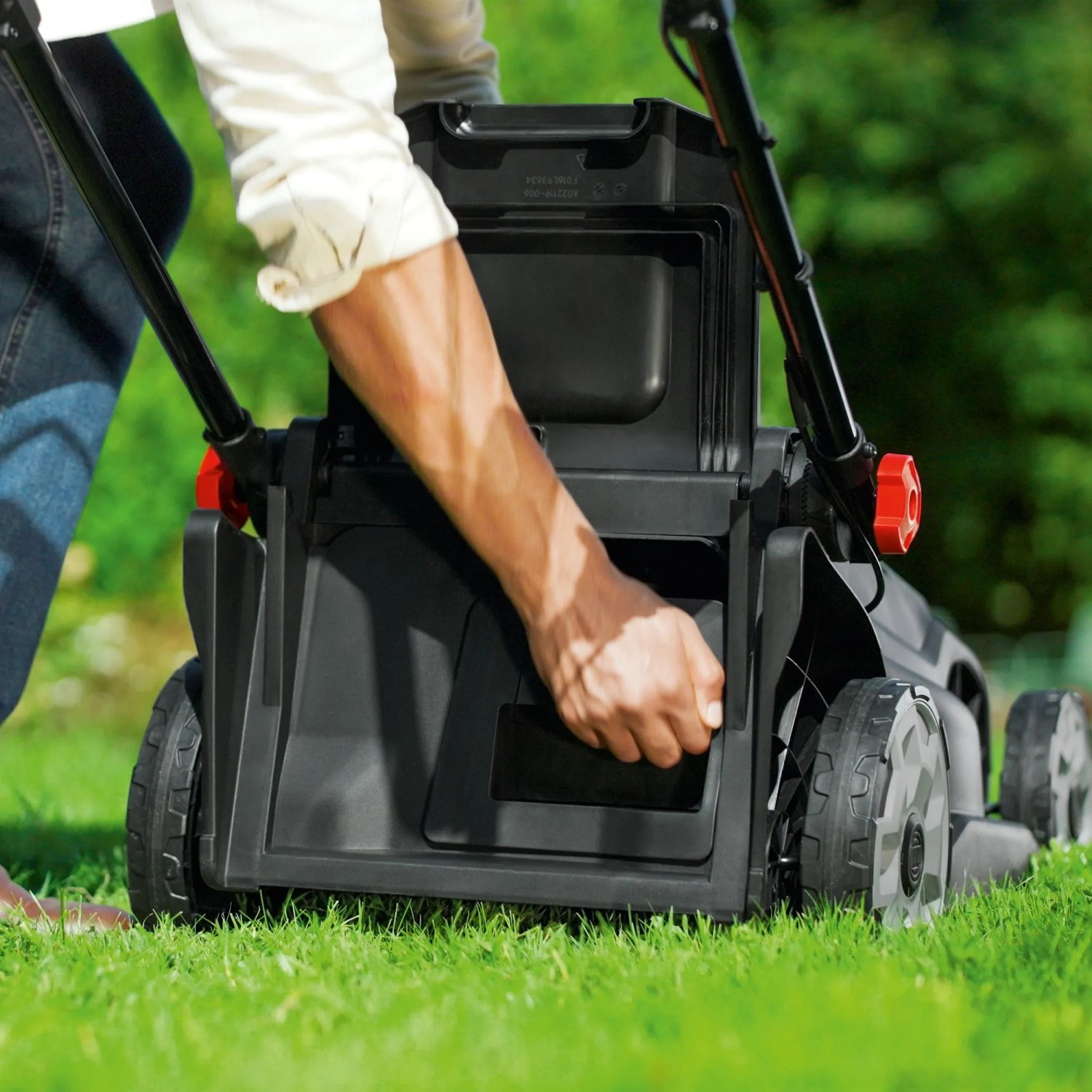 Bosch Aku sekačka na trávu ROTAK18V2-43 Solo