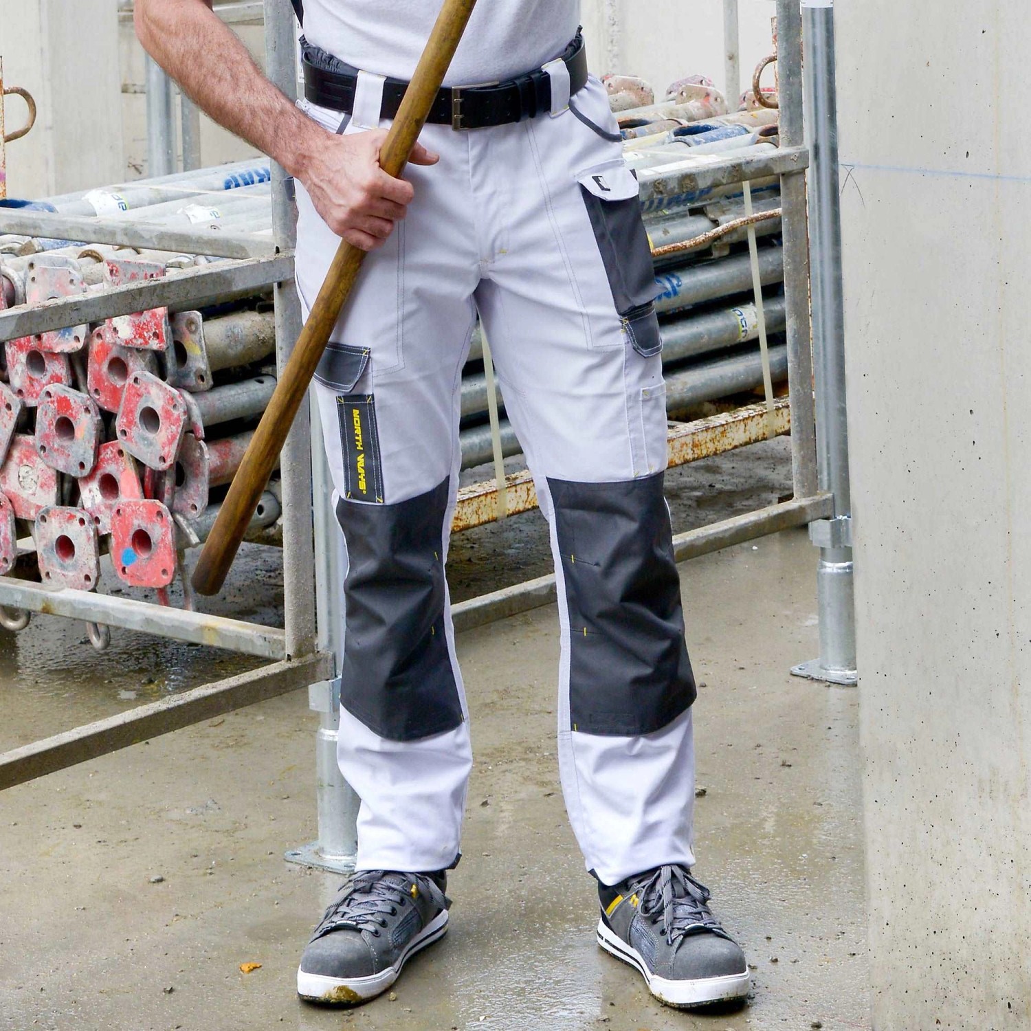 NINE WORTHS Pracovní kalhoty CARY bílá/šedá 52 koupit v OBI