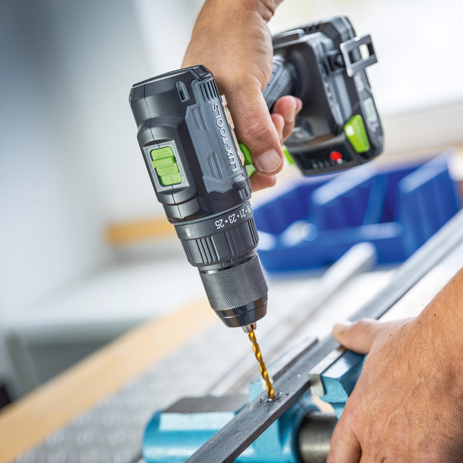 LUX-TOOLS 1 PowerSystem Aku vrtací šroubovák A-BS-20 B Solo nakoupit u OBI