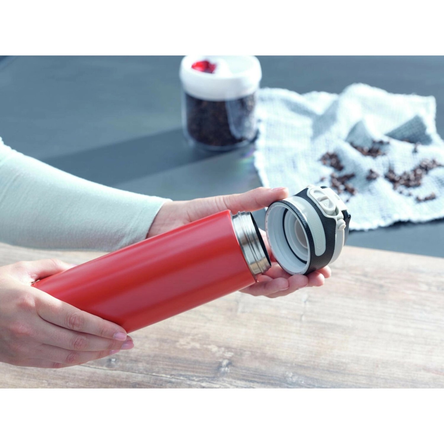 Leifheit Termoska se šikovným uzávěrem červená 600 ml nakoupit u OBI