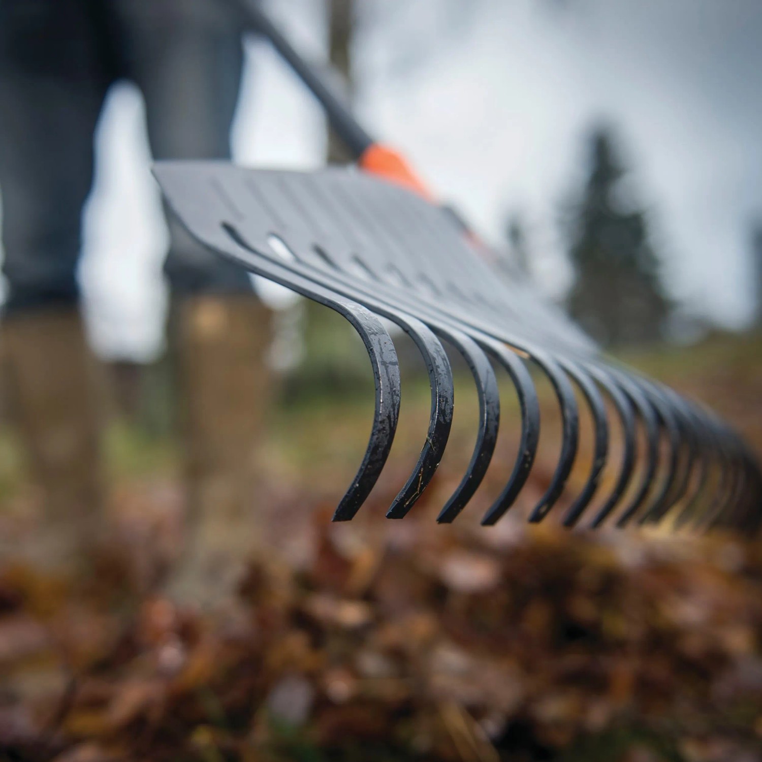 FISKARS Hrábě na listí Solid L