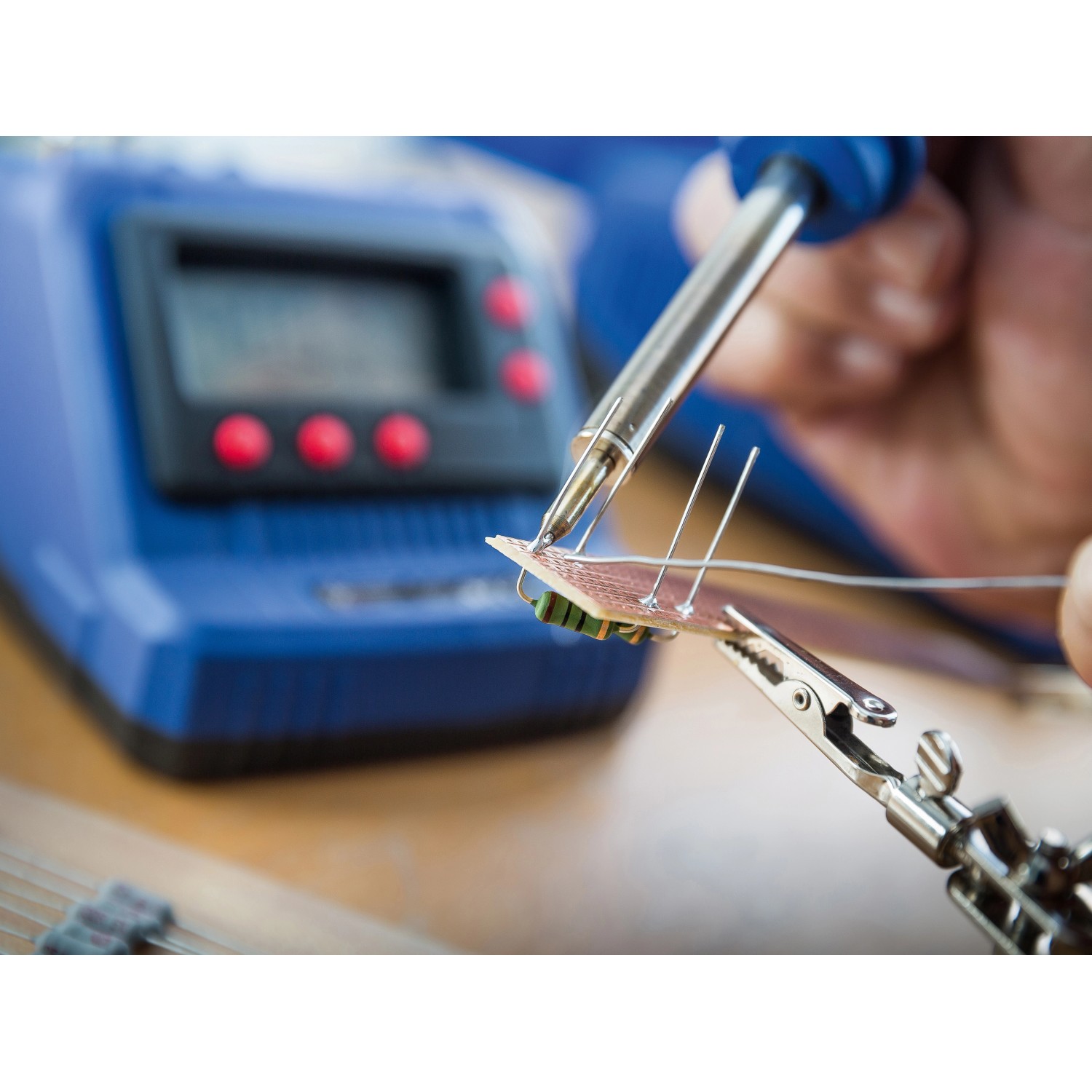 LUX-TOOLS Pájecí stanice LST-60 60 W nakoupit u OBI