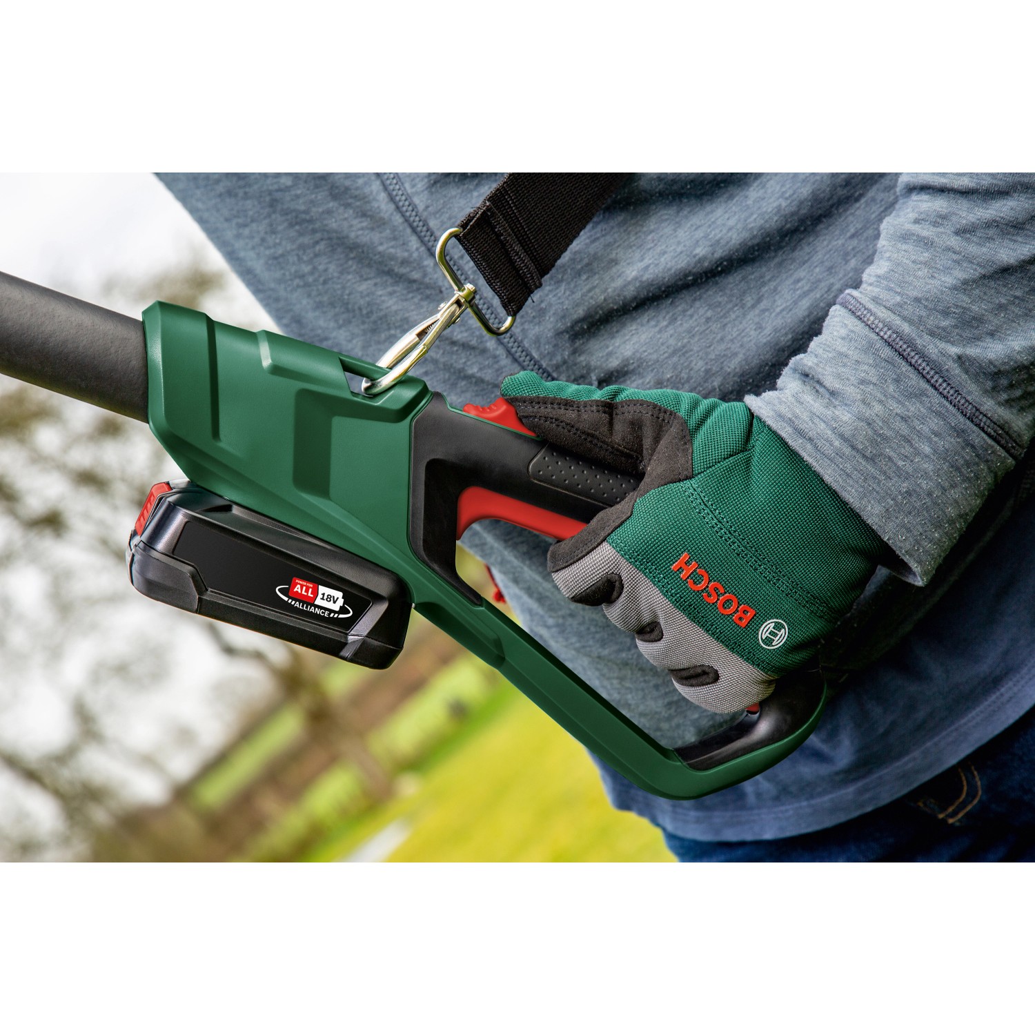 Bosch Aku teleskopická řetězová pila UniversalChainPole 18 nakoupit u OBI