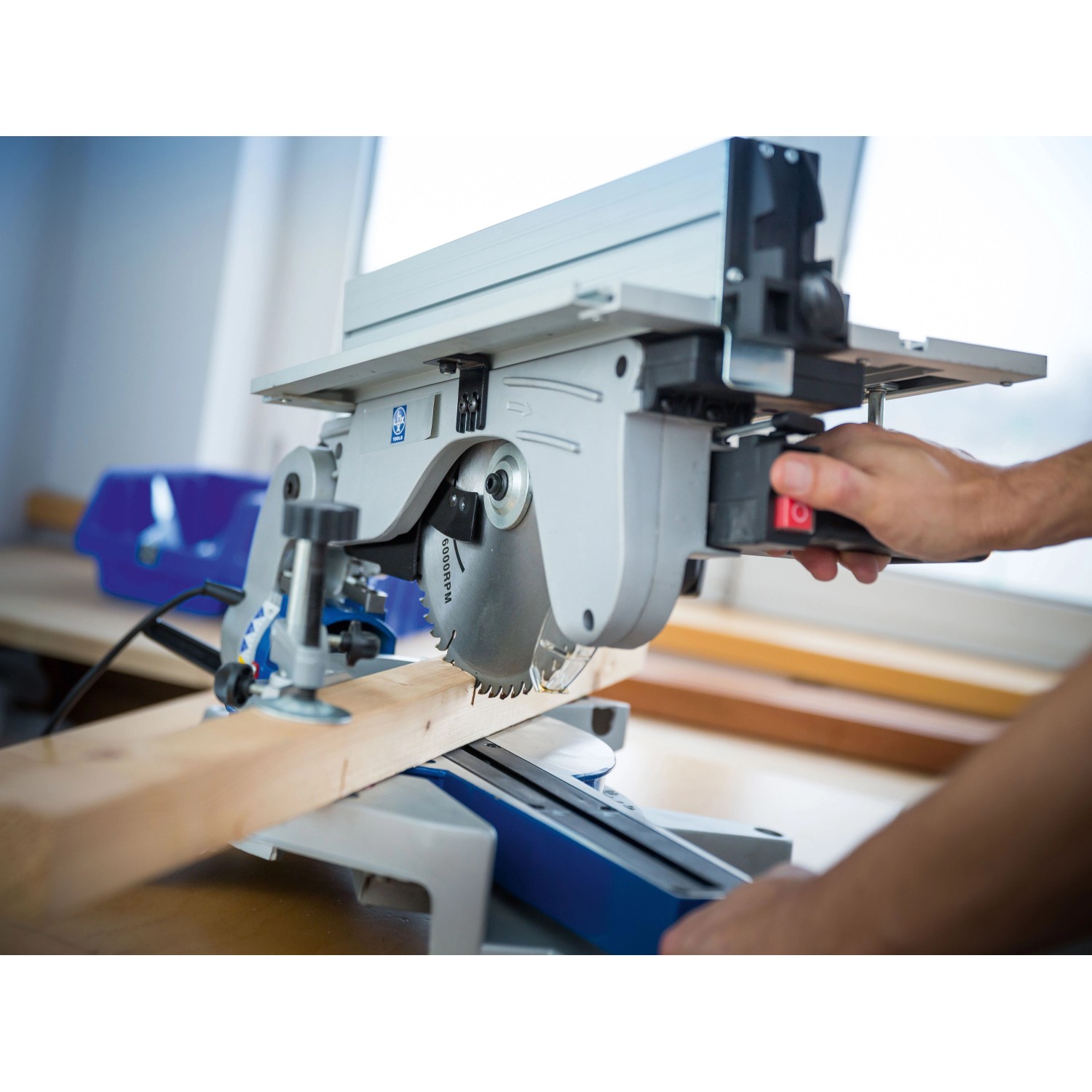 LUX Stolní kapovací a pokosová pila TKGS 255 nakoupit u OBI