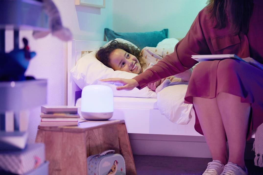 WiZ Přenosná chytrá stolní LED lampa Hero, 9 W, 620 lm, RGBW 2200-6500 K nakoupit u OBI