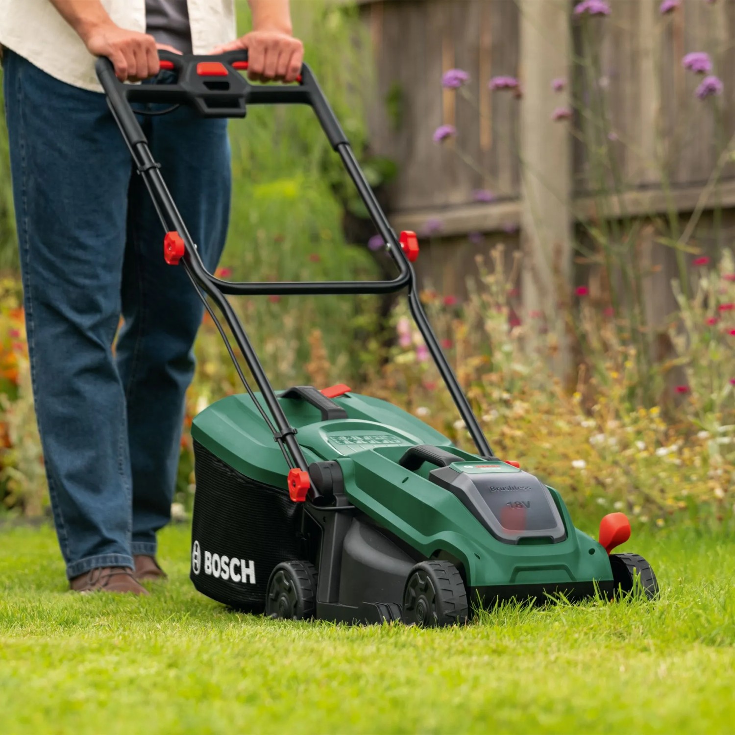 Bosch Aku sekačka na trávu ROTAK18V-32 (1x4,0Ah + nabíječka)