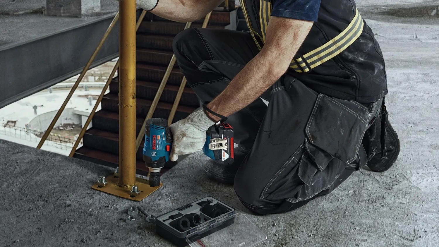 Bosch Professional Aku rázový utahovák GDS 18V-400