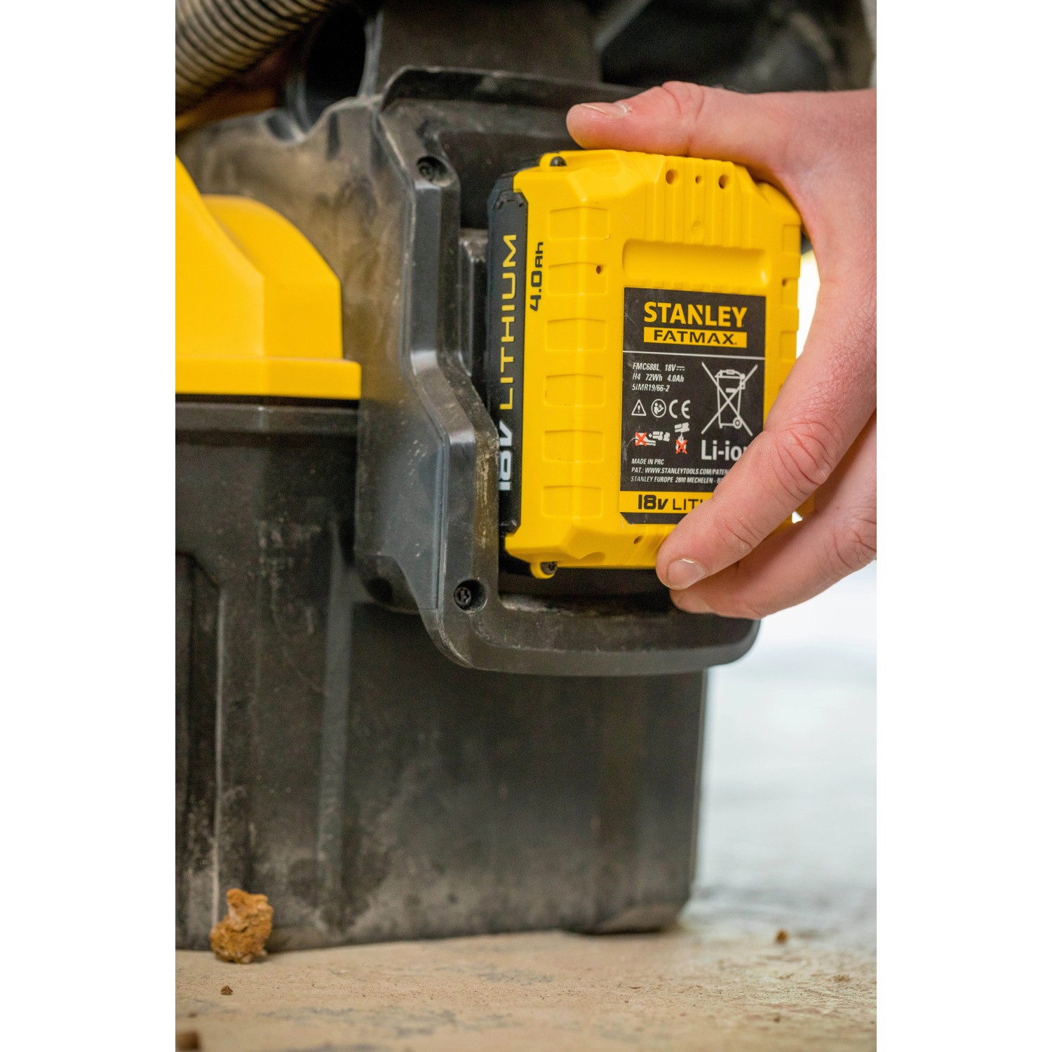 Stanley FatMax Akumulatorovy vysava pro suche a mokre vysavani FMC795B koupit v OBI