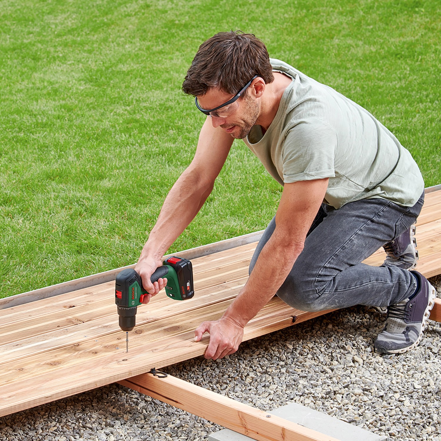 Bosch Aku šroubovák Universal Drill 18V-60, bez aku nakoupit u OBI