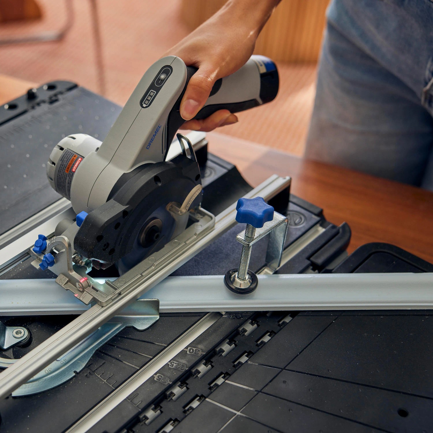 Dremel Mobilní řezací stanice Blueprint CS12V-S1C
