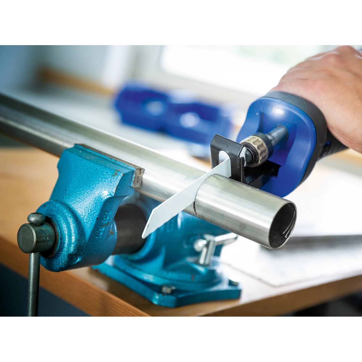 Lux Pila elektrická ocaska 900W nakoupit u OBI