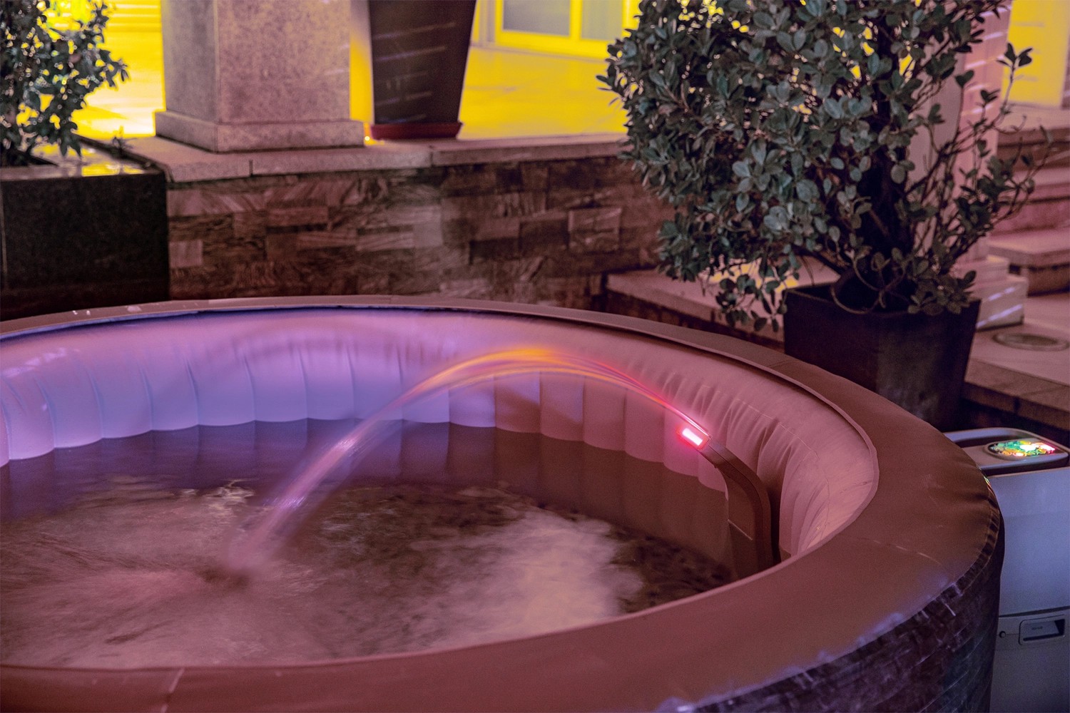 Bestway Fontána s LED světlem pro SPA vířivku nakoupit u OBI