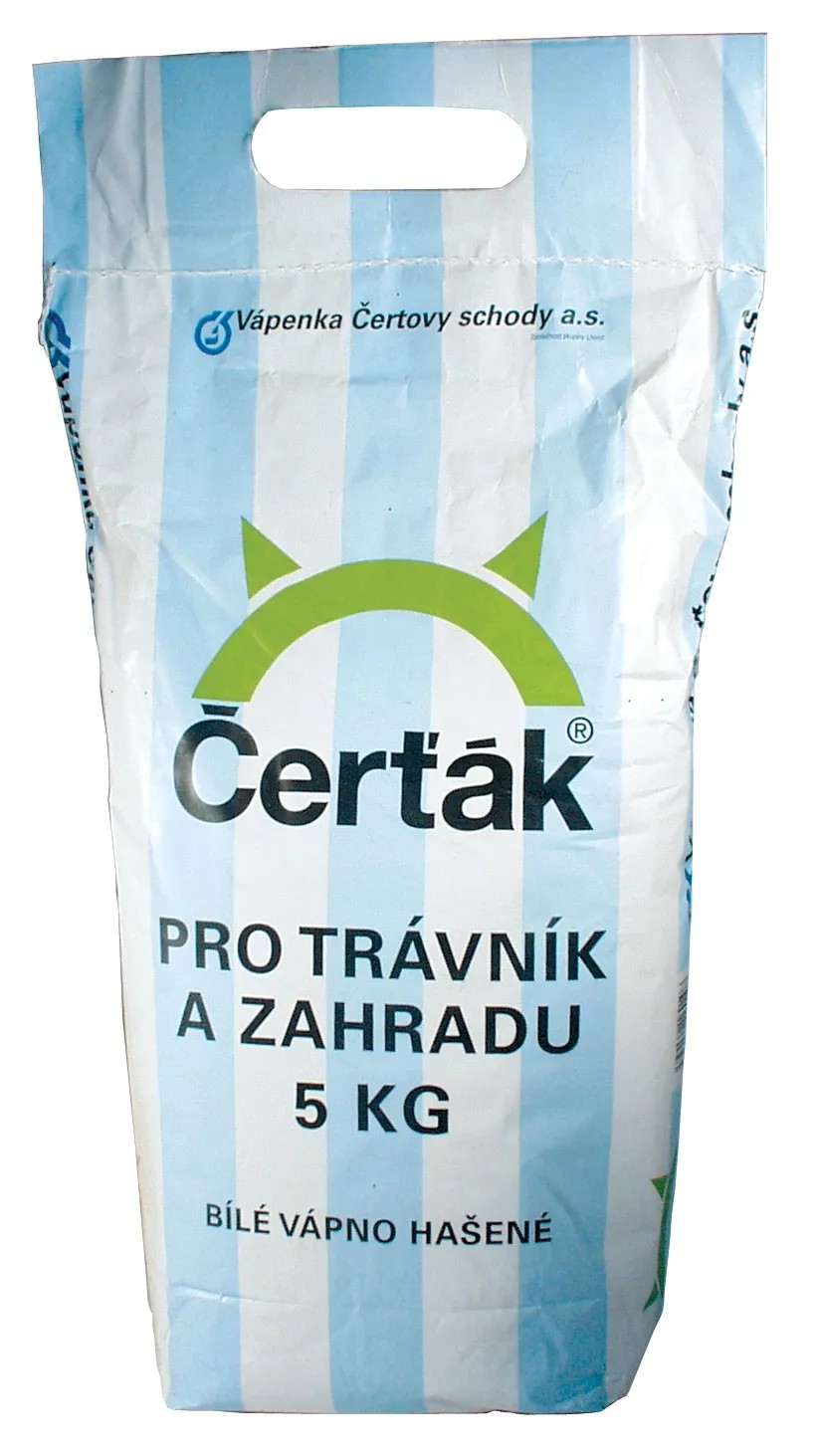 Čerťák Hašené bílé vápno pro trávník a zahradu 5 kg