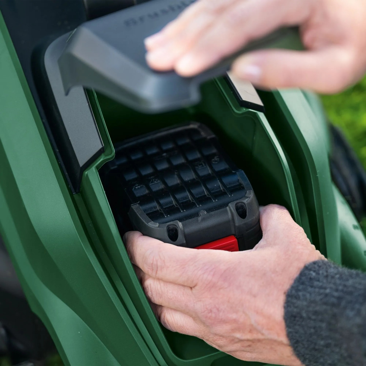 Bosch Aku sekačka na trávu ROTAK18V-32 Solo